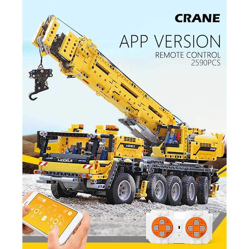 2590 Piece Technical Crane Truck With Remote Control Model Set